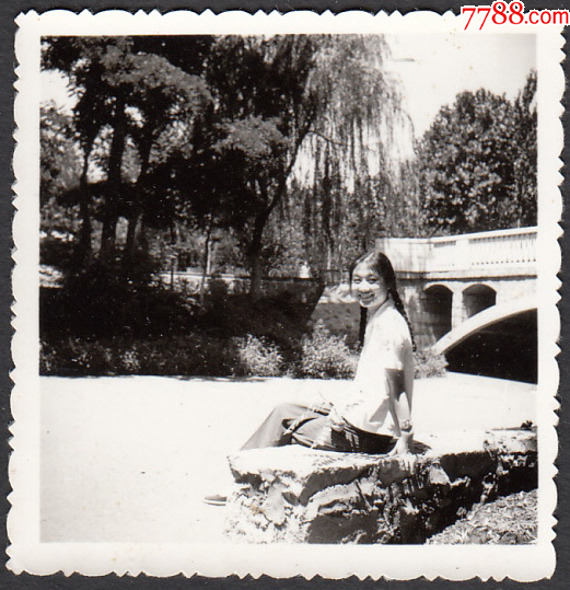 美女_老照片_包袱斋【7788收藏__收藏热线】