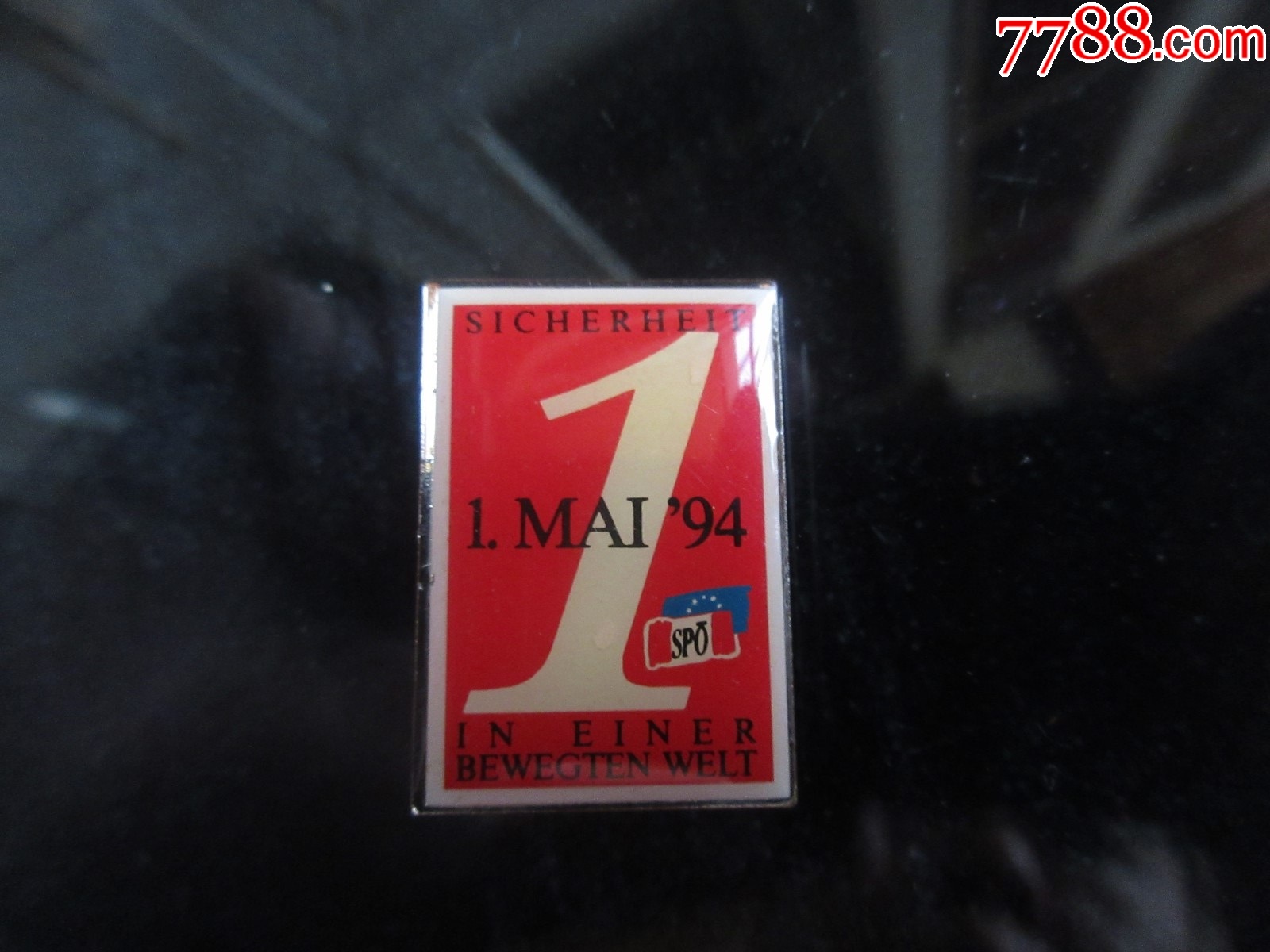 罕见老国外徽章《INEINERBEWEGTENWELT》-铁盒1（7788_其他徽章_老万县书局【7788收藏__收藏热线】