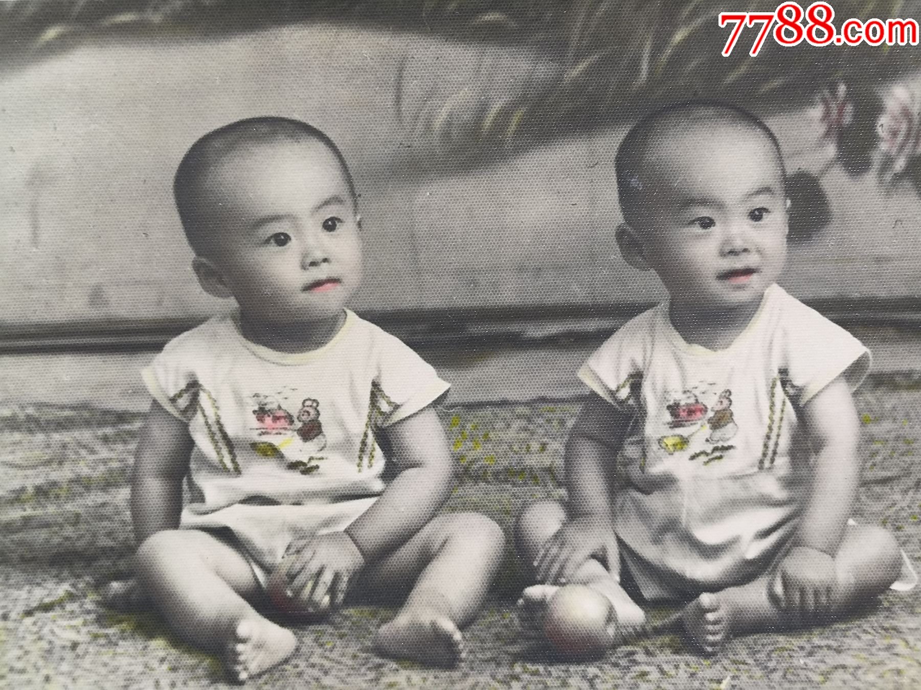 解放初期手工上色的老照片L051，个头较大，品相如图，快递发货-价格:10元-au36165484-老照片 -加价-7788收藏__收藏热线