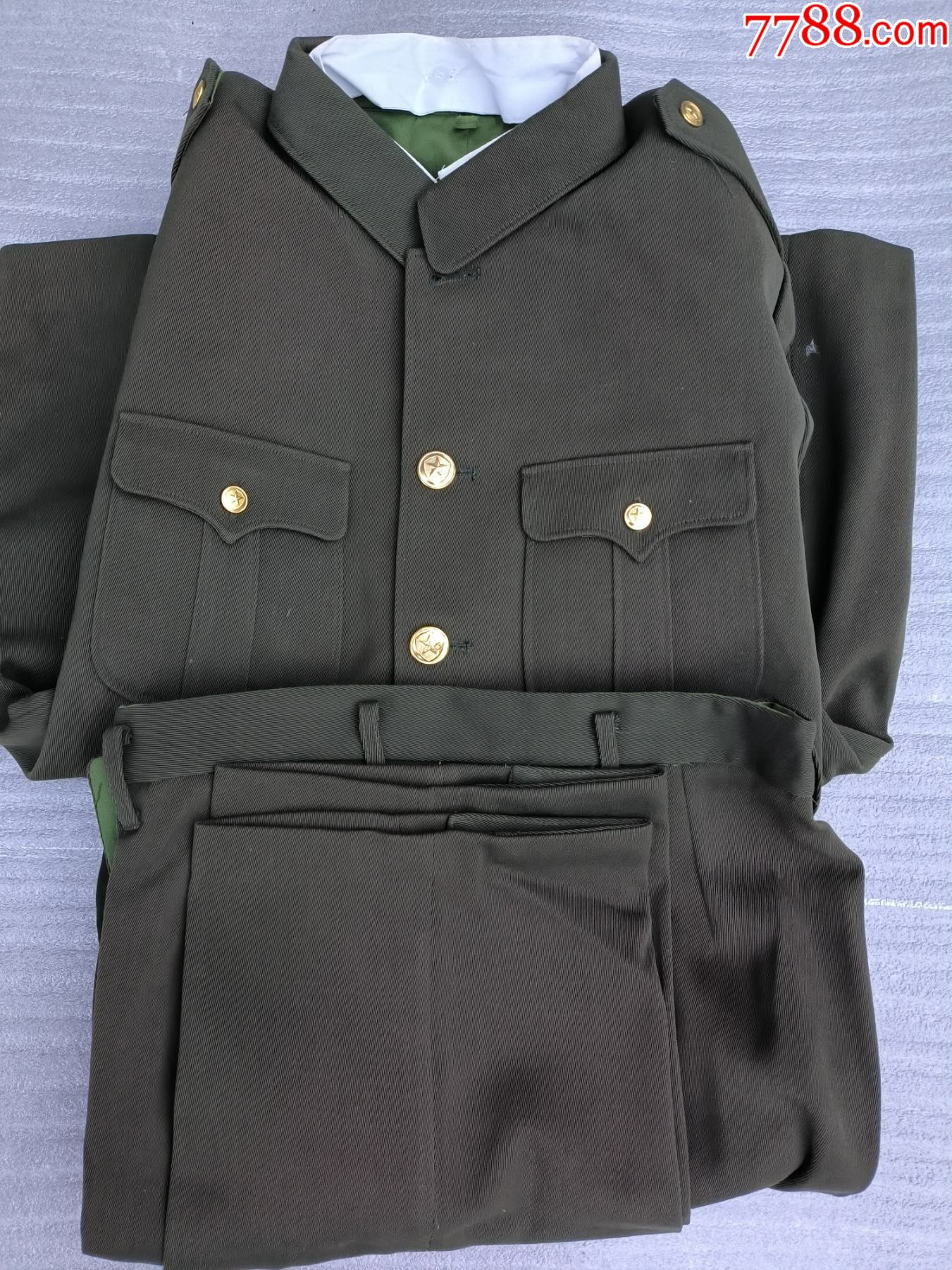 全新品衣服一套Q351，全新品，大号，品相如图，快递20元_旧服饰_一往情深【7788收藏__收藏热线】