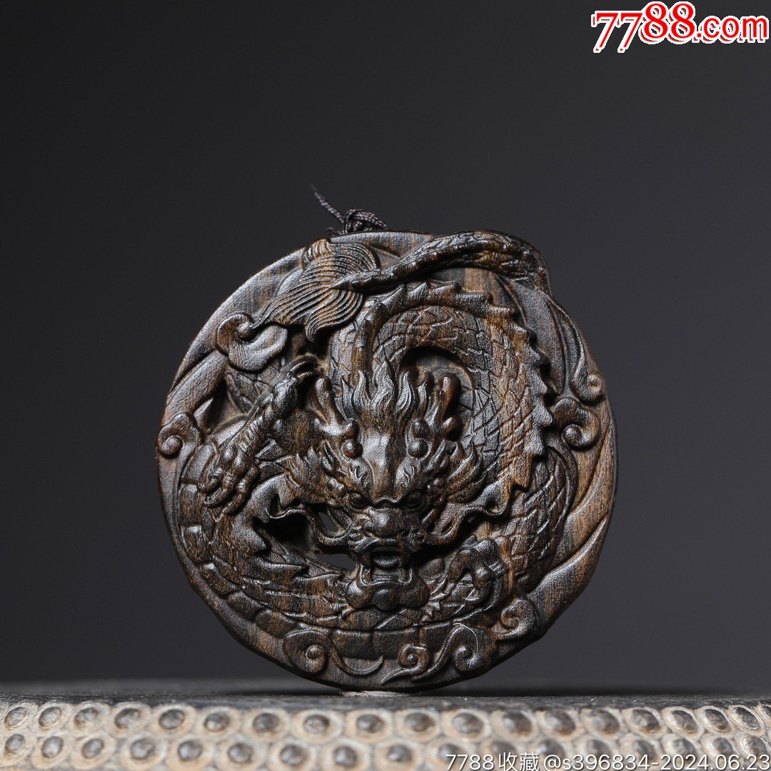 【品名】祥云龙牌【材质】达拉干沉香【尺寸】60/60/13mm__【7788收藏__收藏热线】